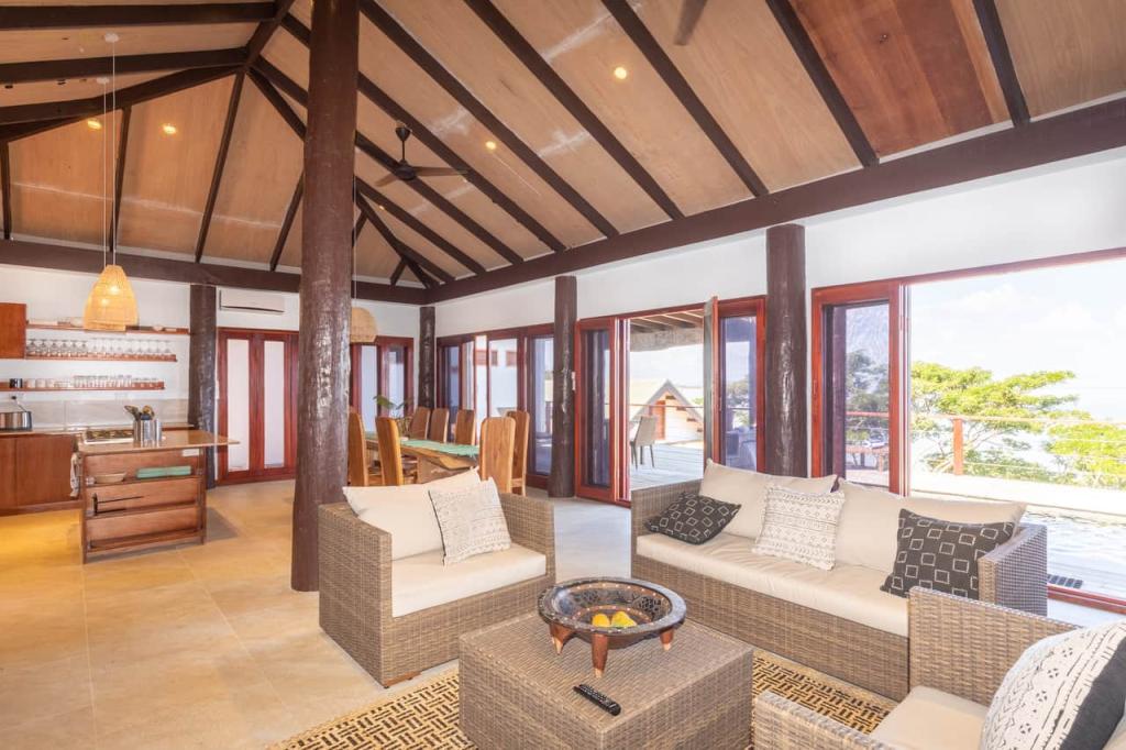 Oceanfront Fijian Villa | SouthPacificRealEstate