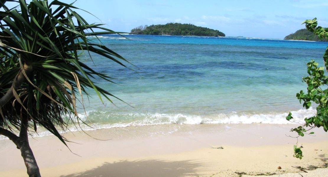 4 acres of beachfront property with two houses $99,900 USD ...